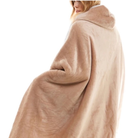 Bedding | Socialite Hooded Sherpa Hooded Throw Fab Fit Fun | Poshmark
